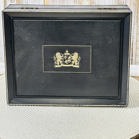 Accents | Vintage Cigar Box House Of Windsor Mark Iv Magnates Black ...
